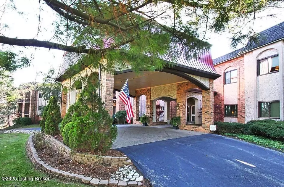 5800 Coach Gate Wynde #271, Louisville, KY 40207 | MLS# 1685674 | 1 ...
