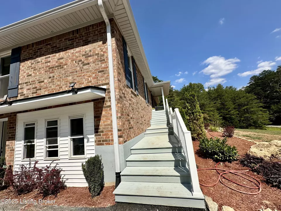 1338 Horsefly Hollow Rd, Lebanon Junction, KY 40150 | MLS# 1698706 | 25 ...