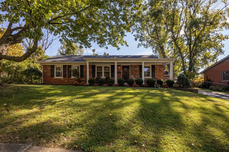 3506 Newport Dr, Lexington, KY 40517 | 18 Photos - Movoto