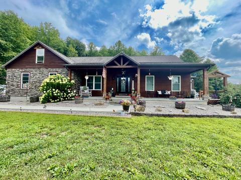 3670 Patsy Riffe Rd, Middleburg, KY 42541 | 78 Photos | MLS #22015179 ...