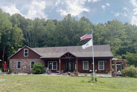3670 Patsy Riffe Rd, Middleburg, KY 42541 | 78 Photos | MLS #22015179 ...