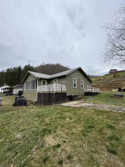 2038 215, Evarts, KY 40828 | 24 Photos - Movoto