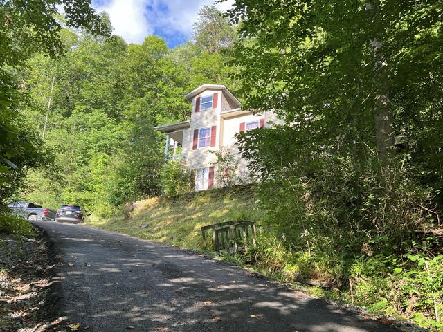 36 Shelby Ln, Calvin, KY 40813 | 34 Photos - Movoto