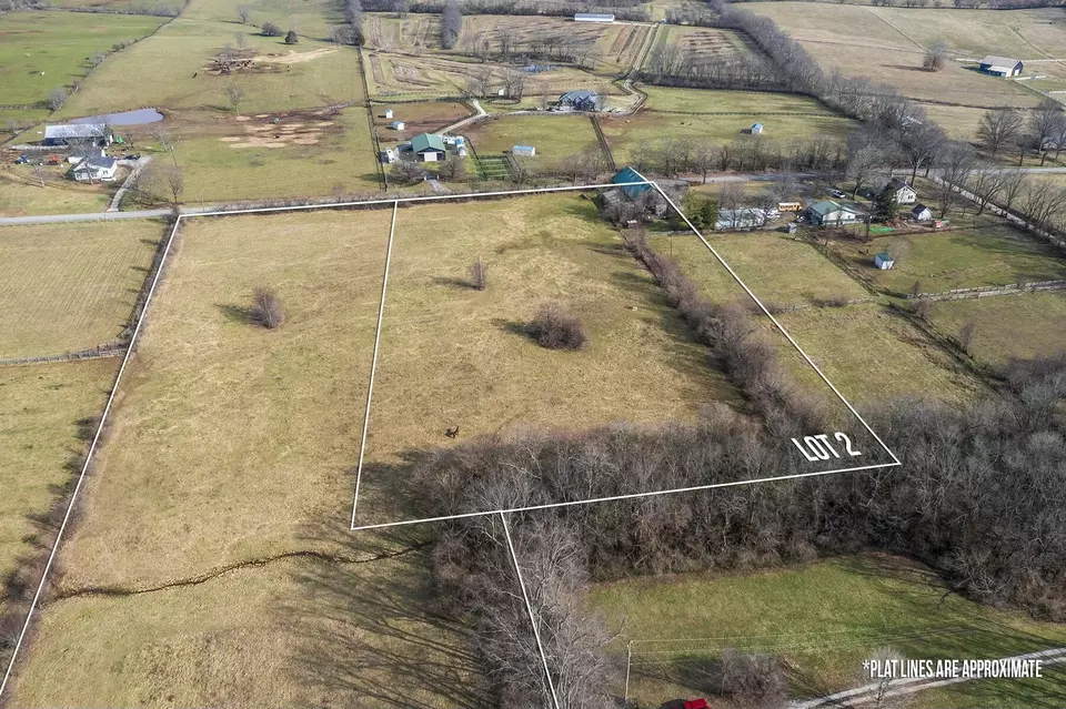 403 1 Ruddles Mill Rd, Paris, KY 40361 | MLS# 25002920 | 8 Photos - Movoto