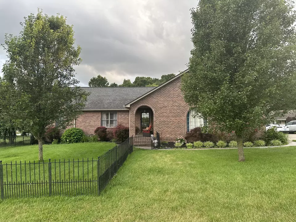 69 Cloyd Dr, London, KY 40741 | MLS# 25013228 | 2 Photos - Movoto