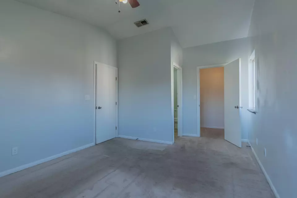 20 Rio Grande Cir #6, Florence, KY 41042 | MLS# 638024 | 26 Photos - Movoto