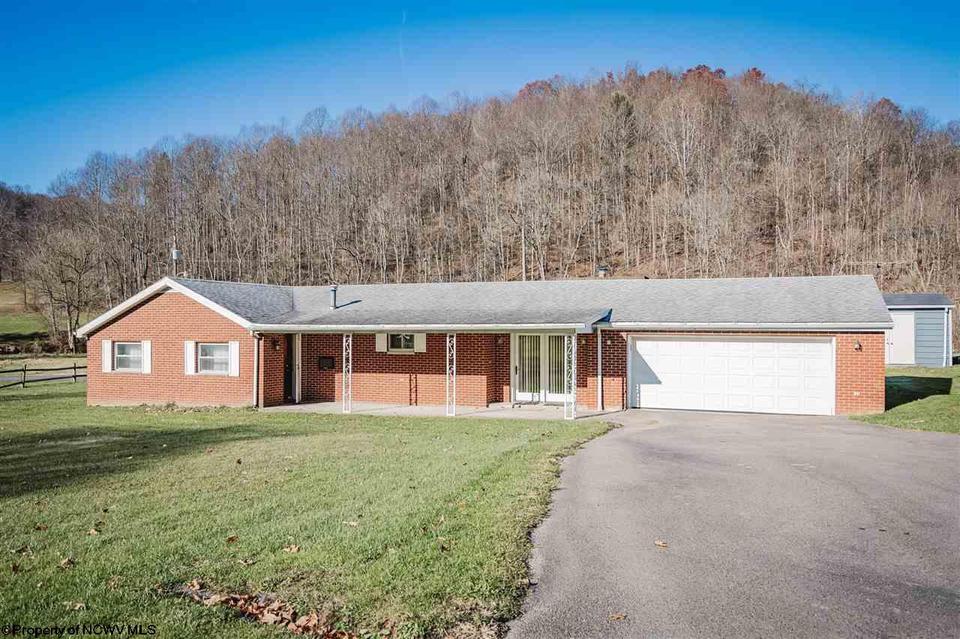 4478 Daybrook Rd, Fairview, WV 26570 | 29 Photos | MLS #10141214 - Movoto