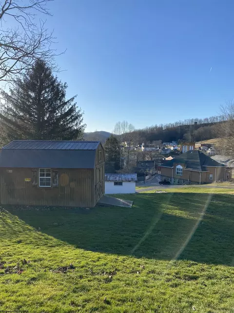 105 Stone St, Fairview, WV 26570 | 28 Photos - Movoto
