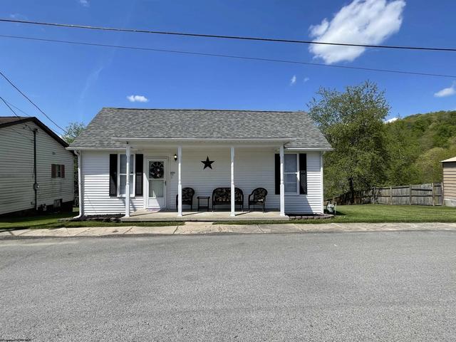200 Washington St, Fairview, WV 26570 | 15 Photos - Movoto