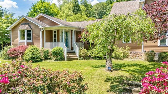 1057 Circle Dr, Idamay, WV 26576 | 46 Photos - Movoto