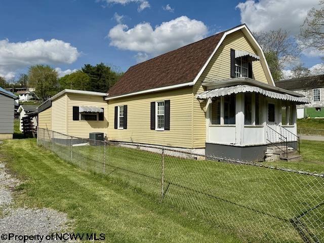 346 Parkway Ave, Anmoore, WV 26323 | MLS# 10159271 | 13 Photos - Movoto