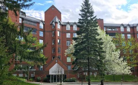 300 River Rd #412, Manchester, NH 03104 | 19 Photos | MLS #4936111 - Movoto