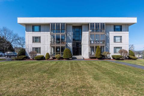 33 Spit Brook Rd #7, Nashua, NH 03060 | 21 Photos | MLS #4947573 - Movoto