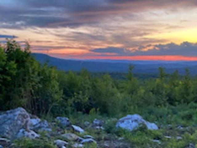 537 Ledgewood Dr, Bethlehem, NH 03574 | 36 Photos | MLS #4958178 - Movoto