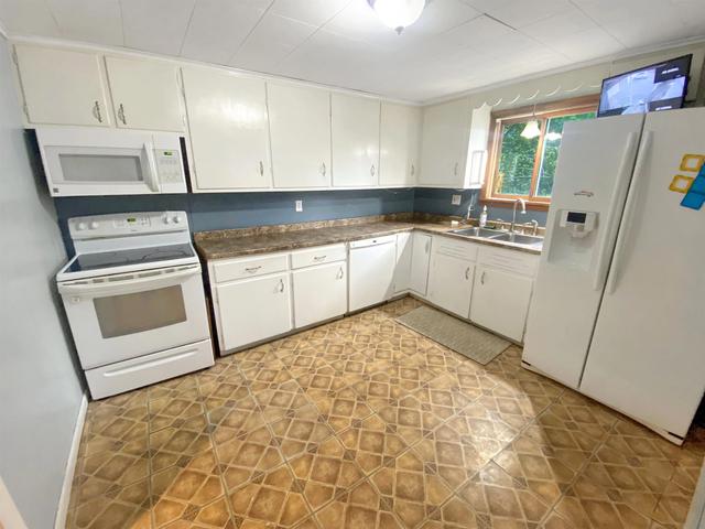 19 Allen St, Saint Albans, VT 05478 | 11 Photos - Movoto