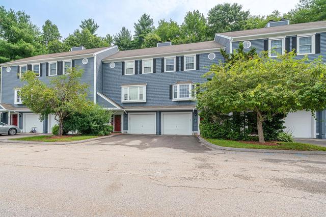 Condo/Townhouse with 2-2 Bedrooms for Sale in Nashua NH