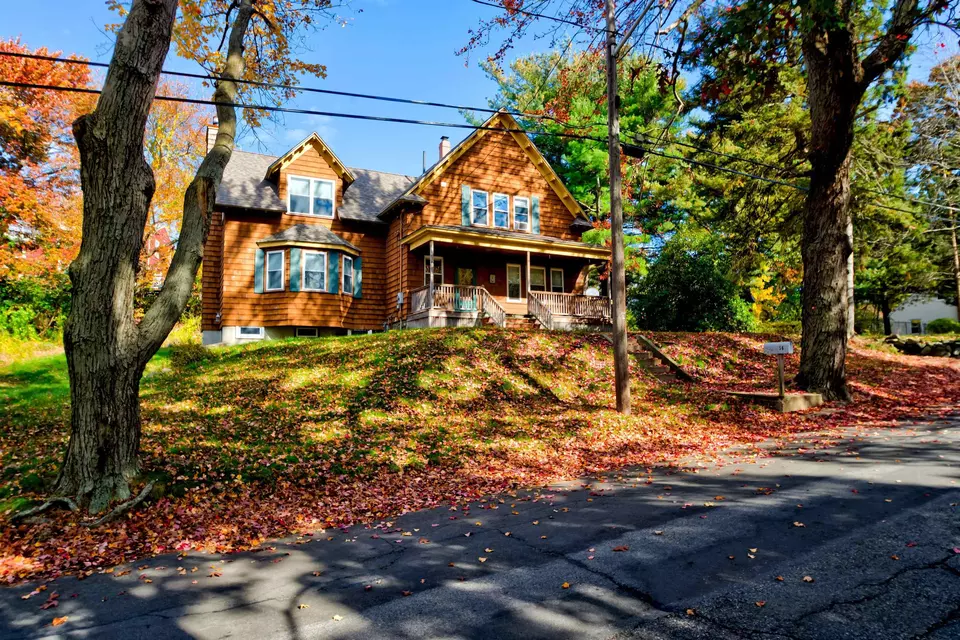 56 Baremeadow St, Methuen, MA 01844 | 34 Photos - Movoto