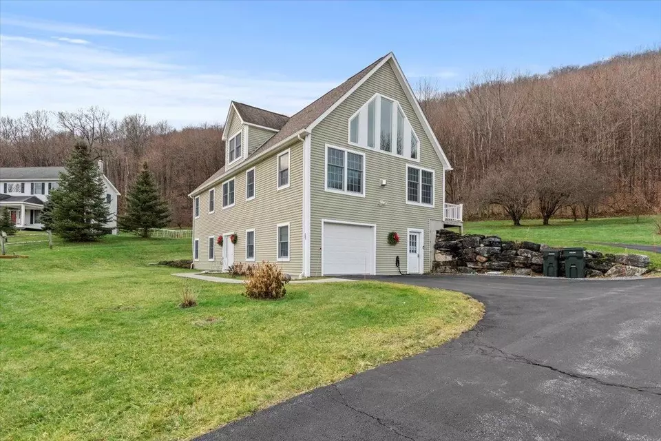 557 Fox Hill Rd, Bennington, VT 05201 | 39 Photos - Movoto
