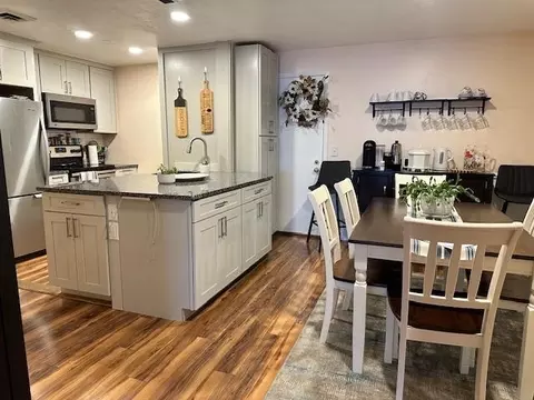 39 Spit Brook Rd #34, Nashua, NH 03060 | 40 Photos - Movoto