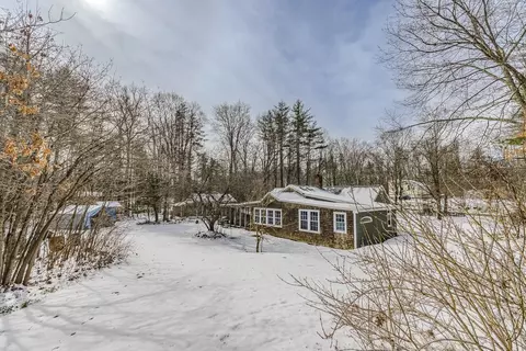 17 New Boston Rd, Newton, NH 03858 | 40 Photos - Movoto
