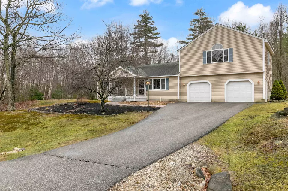 94 Cinnamon Dr, Goffstown, NH 03045 | 38 Photos - Movoto