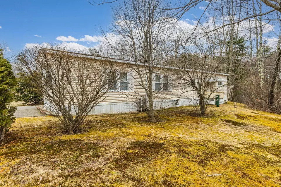 11 Arrowbrook Rd, Dover, NH 03820 | 25 Photos - Movoto
