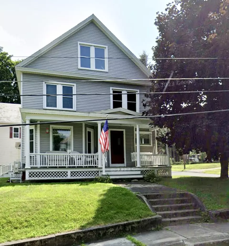 8 Williams Ter, Rockingham, VT 05101 | 40 Photos - Movoto