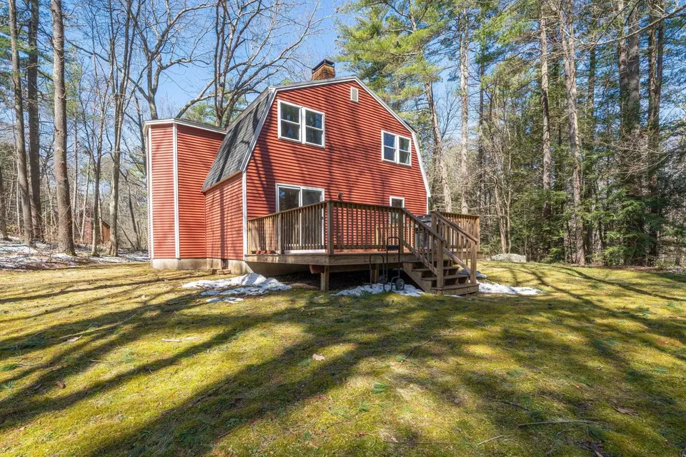 6 Sheldon Rd, Derry, NH 03038 | 34 Photos - Movoto
