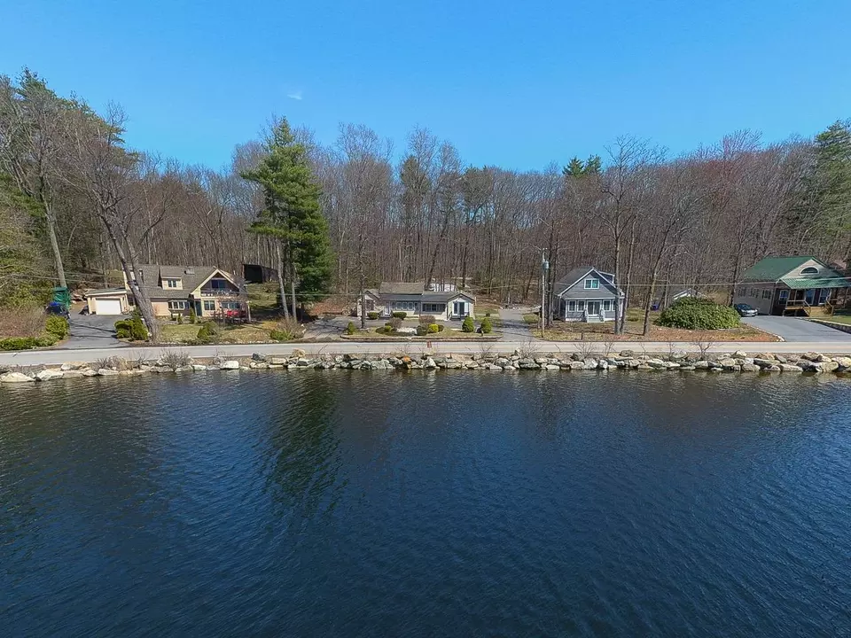 122 Wash Pond Rd, Hampstead, NH 03841 | 40 Photos - Movoto