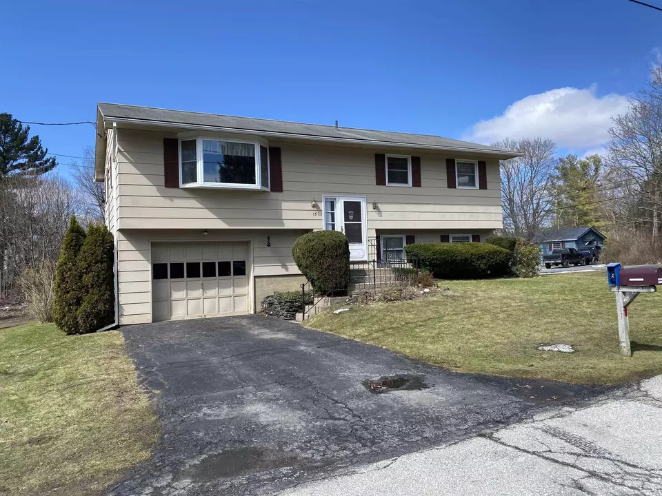 15 Newport Dr, Rutland, VT 05701 | 9 Photos - Movoto