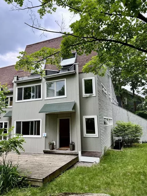 Burlington, VT Condos & Townhouses with 4+ Beds For Sale - Movoto