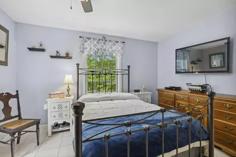 27 New London Dr, Barnstead, NH 03225 | 39 Photos - Movoto