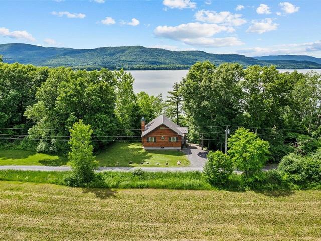 512 Delong Ln, Shoreham, VT 05770 | 33 Photos - Movoto