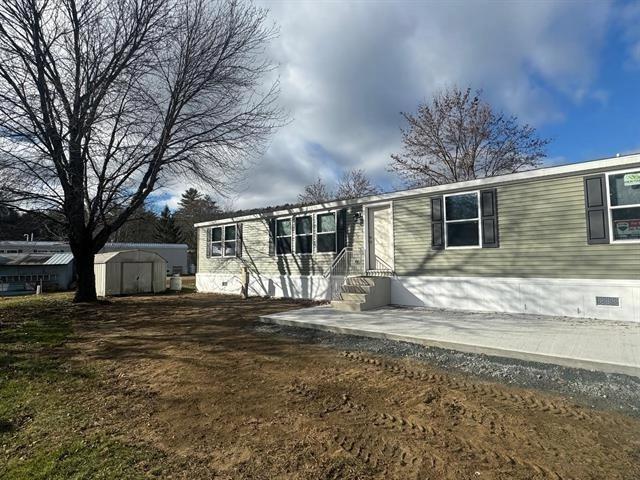 35 Family Cir, Hartland, VT 05048 | MLS# 5039784 | 30 Photos - Movoto