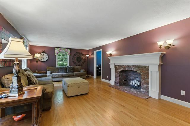 207 Oak Ridge Rd, Plaistow, NH 03865 | MLS# 5054022 | 46 Photos - Movoto