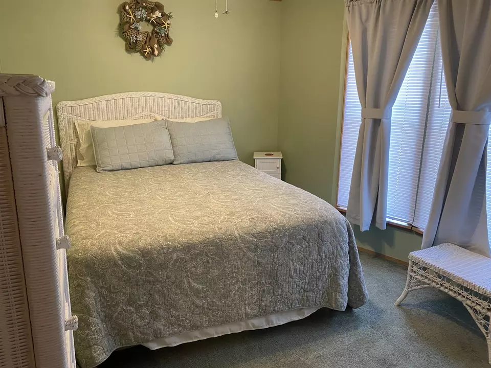 27 Stacey Ave, Seabrook, NH 03874 | MLS# 5058971 | 30 Photos - Movoto