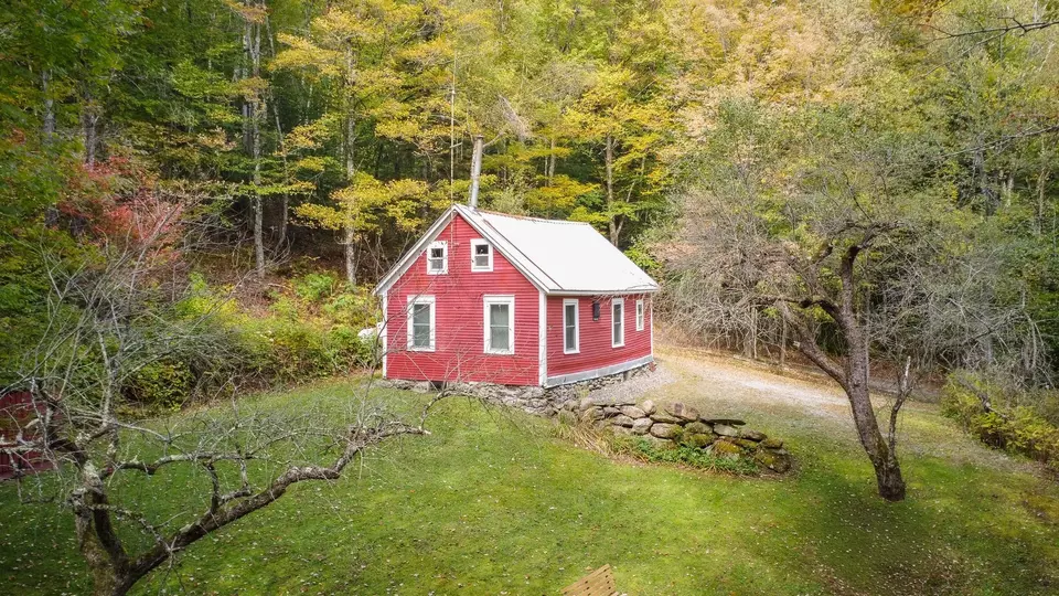199 Pine Gap Rd, Rochester, VT 05767 | MLS# 5063756 | 20 Photos - Movoto