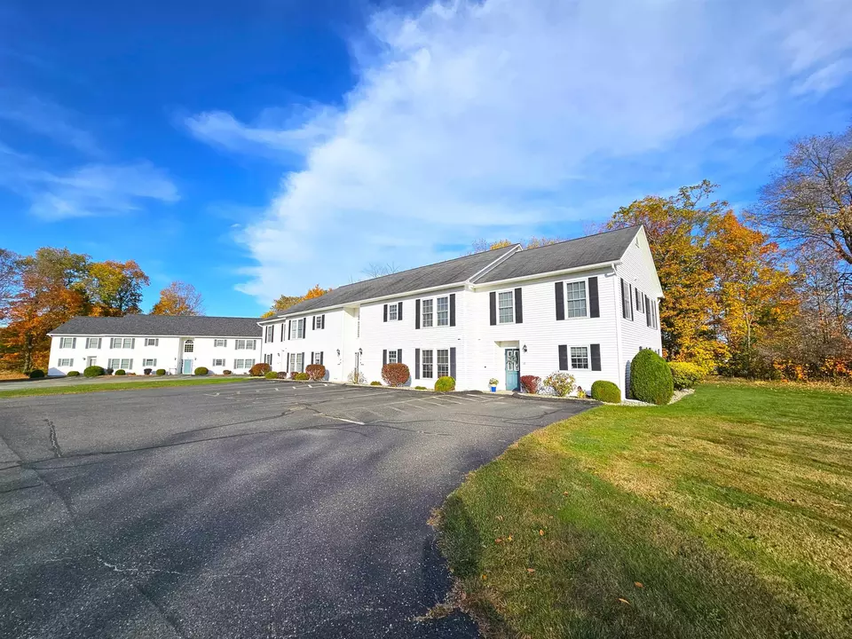 78 Kingsbury Cir #C-41, Derby, VT 05829 | MLS# 5064721 | 32 Photos - Movoto