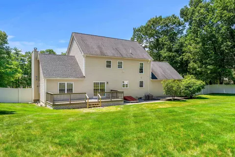 503 Ashley Dr, Pembroke, NH 03275 | MLS# 5095757 | 51 Photos - Movoto