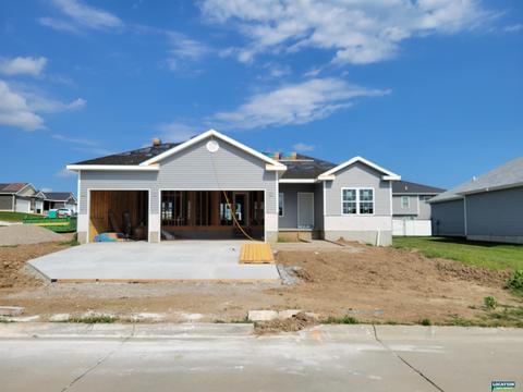 542 Chestnut St, Hickman, NE 68372 - Movoto.com