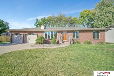 1605 Pleasant View Ave, Beatrice, NE 68310 | 38 Photos | MLS #22223914 ...