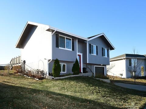 5261 W Thatcher Ln, Lincoln, NE 68528 | 26 Photos | MLS #22227754 - Movoto