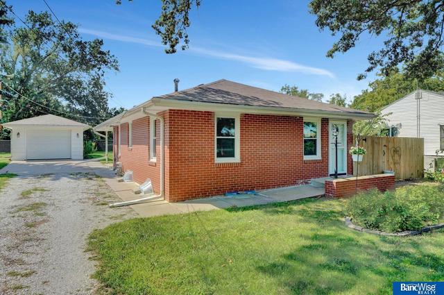 847 W Stockwell St, Lincoln, NE 68522 | MLS# 22522656 | 37 Photos - Movoto