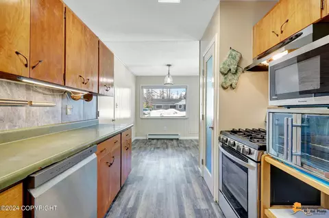 3742 Robin St, Anchorage, AK 99504 - Movoto