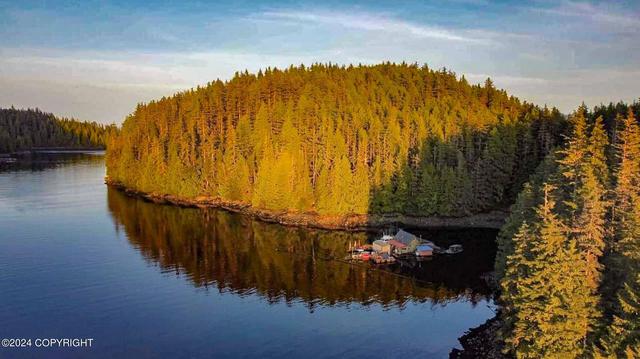 Thorne Bay Float House, Thorne Bay, AK 99919 | 41 Photos - Movoto