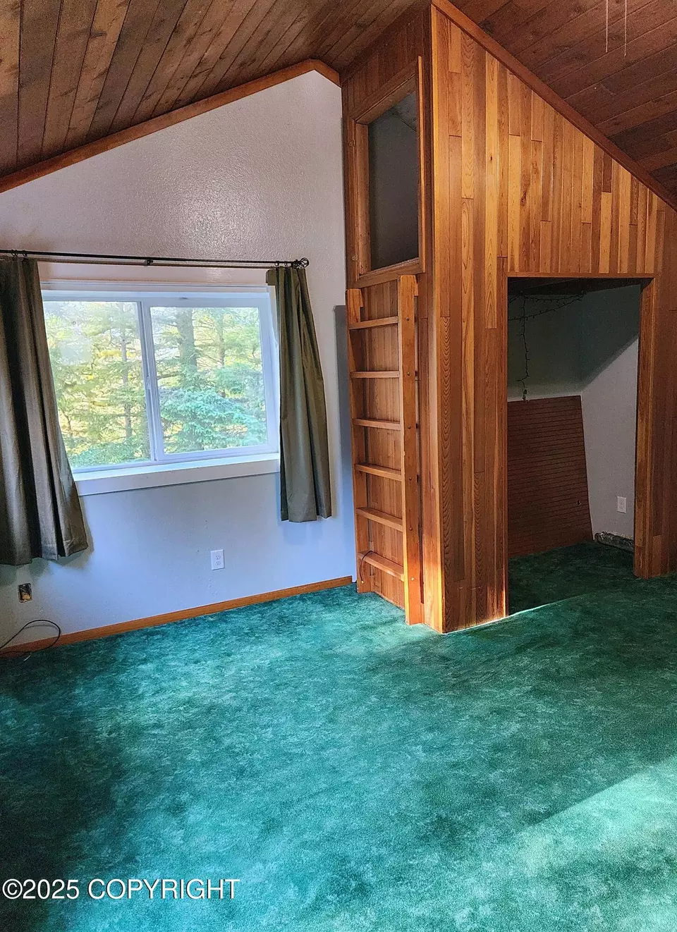 3043 Lakeview Dr, Kodiak, AK 99615 | MLS# 25-8523 | 38 Photos - Movoto