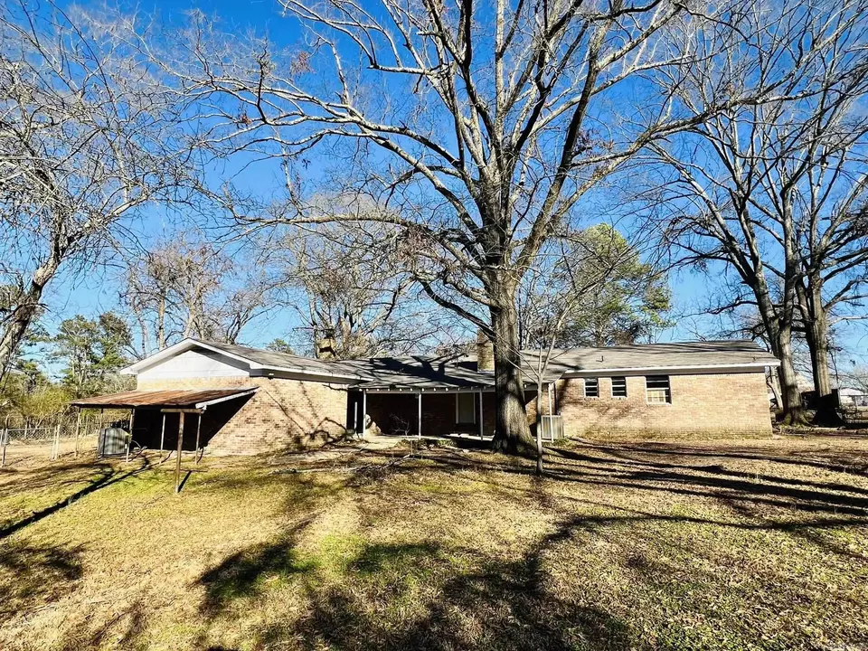 9 Triple R Ln, Fordyce, AR 71742 | 20 Photos - Movoto