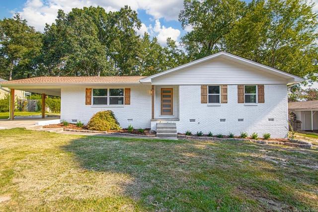 2002 Lynnwood Dr, Benton, AR 72015 | MLS# 25032442 | 38 Photos - Movoto