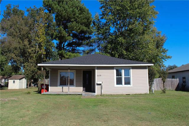 209 S 5th St, Dardanelle, AR 72834 | MLS# 1326585 | 24 Photos - Movoto