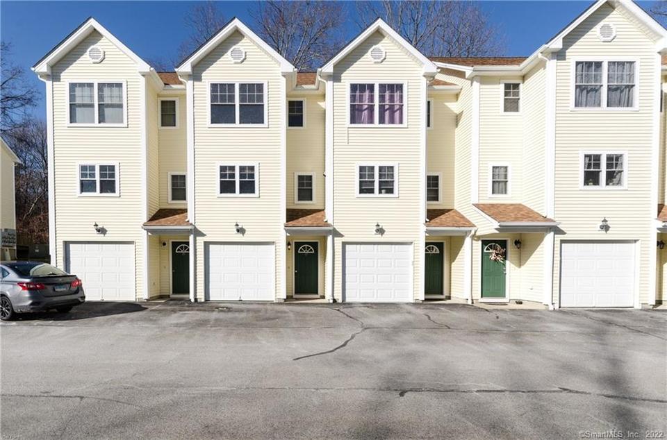 527 W Thames St #17, Norwich, CT 06360 | 27 Photos - Movoto